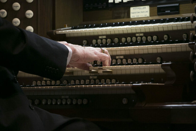 M.P. MOLLER Pipe Organ — First Presbyterian Church of Topeka